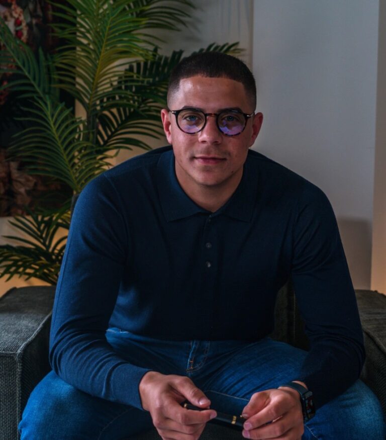 Wie is Faris Ibrahim van TheCloserCompany? Mijn Review